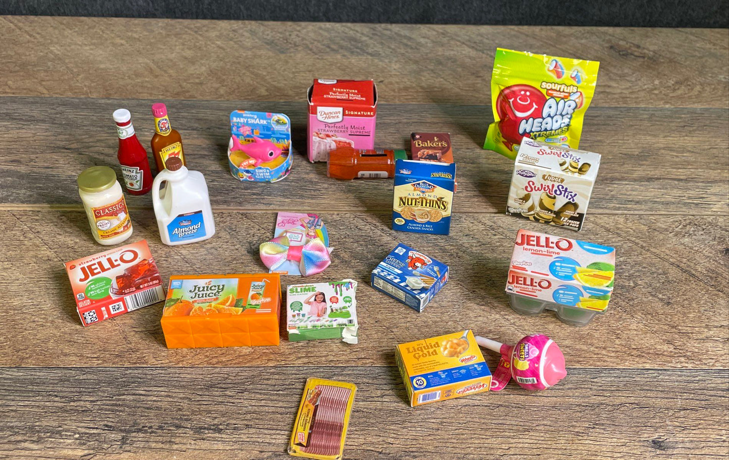 Zuru Mini Brands 19 Piece Lot Airheads Heinz Jell-O Baby Shark Toy Foo ...