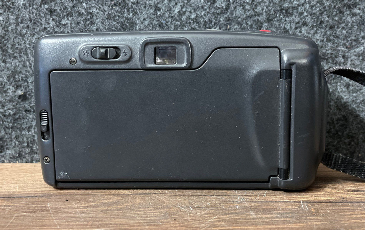 Vintage 1990s Minolta Freedom AF35R 35mm Point & Shoot Film Camera Aut – The Rewards Marketplace ...